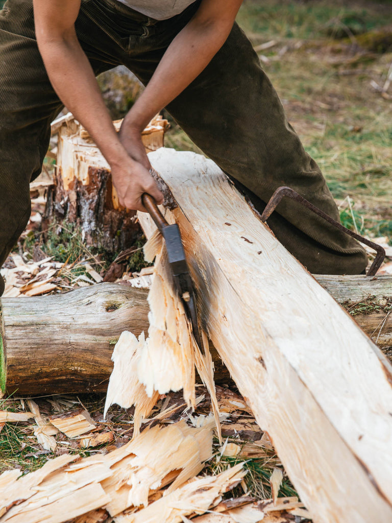 An Introduction to Timber Hewing – Mortise & Tenon Magazine